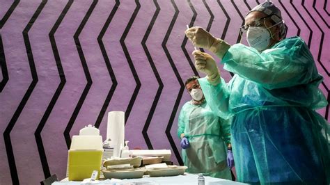 Coronavirus il bollettino di martedì 26 ottobre 2021 4 054 nuovi casi e 48 morti