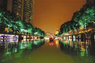 央媒看四川 人民日报泛舟锦江游成都