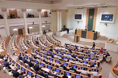 რა შეიცვალა „საჯარო სამსახურის შესახებ“ კანონში Isfed შეფასებას აქვეყნებს