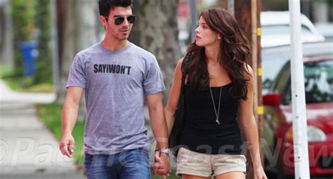 Joe Jonas And Ashley Greene Sex In Public