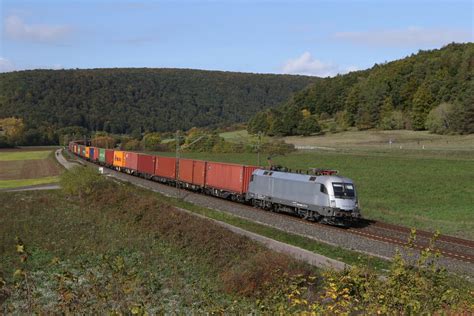 182 100 Mit Einem Containerzug Am 11 Oktober 2022 Bei Harrbach
