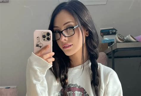 Elise Laurenne Model Biography Age Height Net Worth Bioofy