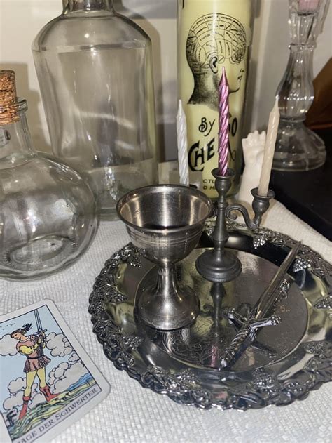 My Teeny Tiny Wiccan Altar 🌙🖤 Raltars