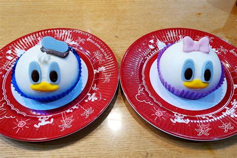 ドナルドandデイジーのとっても可愛いケーキが登場 ととちゃんのdisneys Imagination