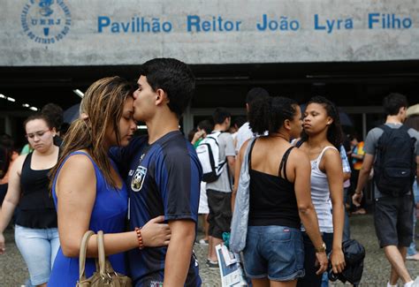 Fotos Uerj Realiza Exame Discursivo Do Vestibular 2014 Neste Domingo