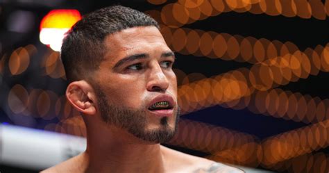 Roy Jones Jr Vs Former Ufc Champ Anthony Pettis Tops Gamebred Boxing