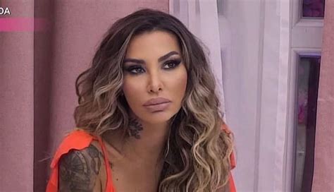 ŽENO GLEDAJU TE MILIONI Aneli pokazala intimu od naprijed i nazad