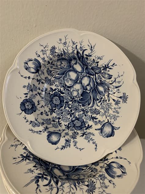 Vintage Johnson Bros Windsor Ware Hand Engraving 9” Salad Plates 7pcs