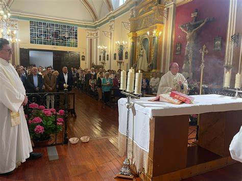 El Sr Obispo Celebra La Misa En La Solemnidad De La Santísima Trinidad