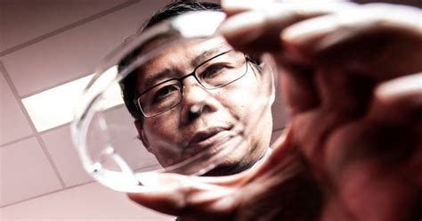 Scientists Can Manipulate This Liquid Metal Hands Free