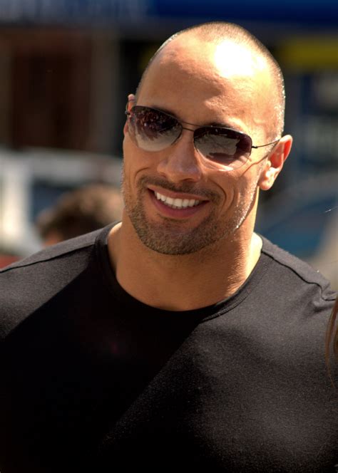 File Dwayne The Rock Johnson 2009 Street Portrait Wikipedia The