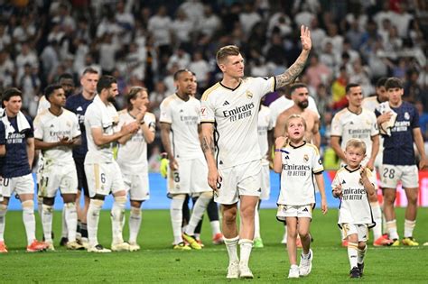 Toni Kroos recibe vibrante homenaje en el Santiago Bernabéu y el Real Madrid empata contra el Betis