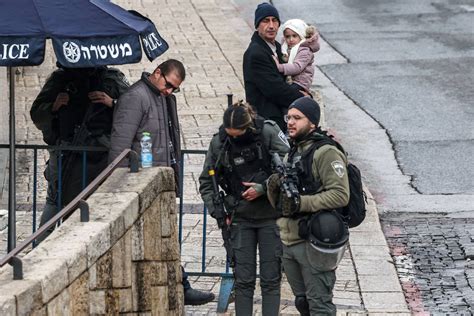 مقتل 700 فلسطيني في هجمات إسرائيل على غزة خلال 24 ساعة