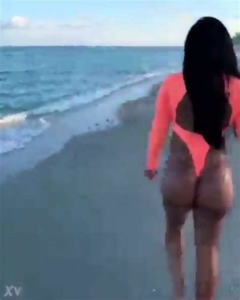 Amateur Morena Na Praia Eporner