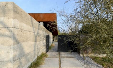 Vivienda Texturas A Textural Architecture With Natural Finishes
