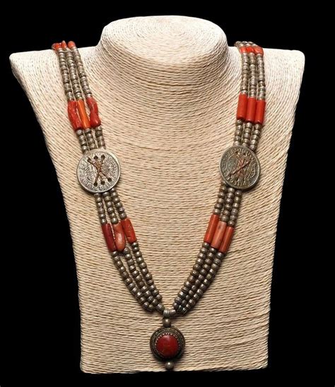 Épinglé par Ümran Karakuş sur kolye Bijoux berberes Bijoux kabyle Bijoux