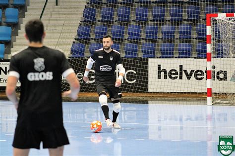 Asier Llamas Vuelvo con más ganas Xota