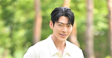 사진 김우빈잠실 사로잡는 잘생김 조선비즈