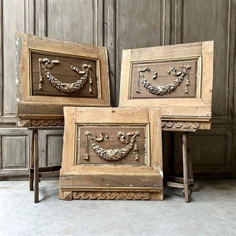 Imposte Sculpté En Bois Matériaux Authentiques