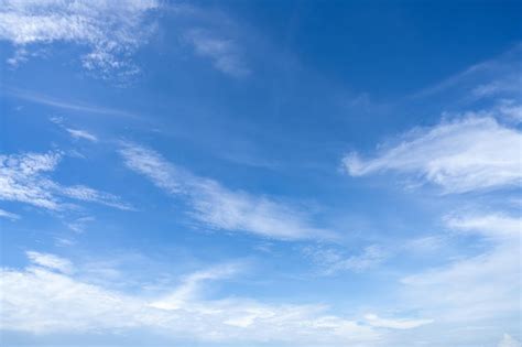 푸른 하늘과 색 Cirrocumulus 구름 텍스처 배경 은 날에 파란 하늘 여름 하늘 구름 프리미엄 사진