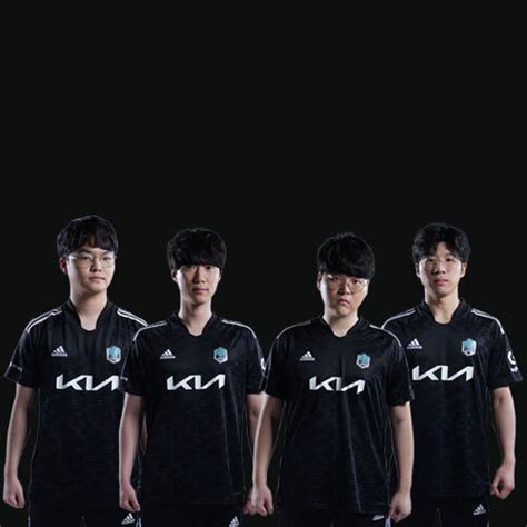 Upsize Ph Tnc Predator Wins All Filipino Dota 2 Final Of Predator League