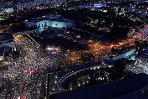 Hundreds Of Thousands March In Israel As Former Chiefs Beg Netanyahu To