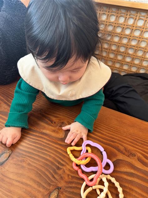 전에 아기엄마친구들이 우리부부에게 아이없을때 많이다니고 늦게까지자고일어나고 실컷놀고다하라는말이 공감되는요즘🌱🥹 밖에서일하는게