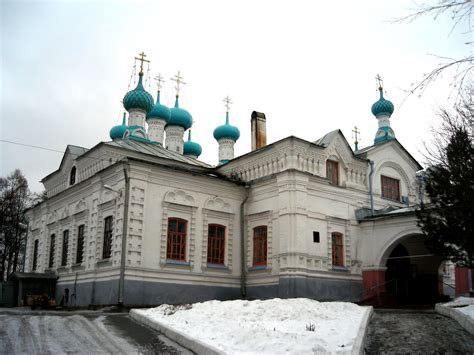 Храмы города Слободского