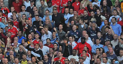 Alexis Sanchez Shown Ultimate Disrespect By Arsenal Fans Over