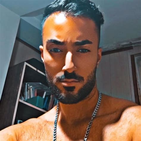 @pouria_two on Threads