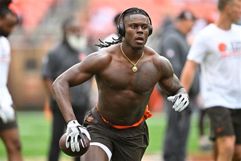 Cleveland Browns David Njoku Burned In Fire Pit Accident