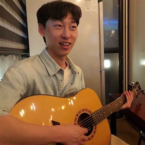 세계 최고 기타리스트기타에서 피아노 소리가 나는 마술기타초보 기타연습 동기부여 1일차 대학원생일상 2025 Youtube