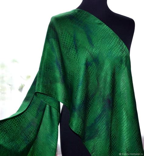 Женский Шарф темно зелёный жаккард рептилия крокодил в интернет магазине на Ярмарке Мастеров