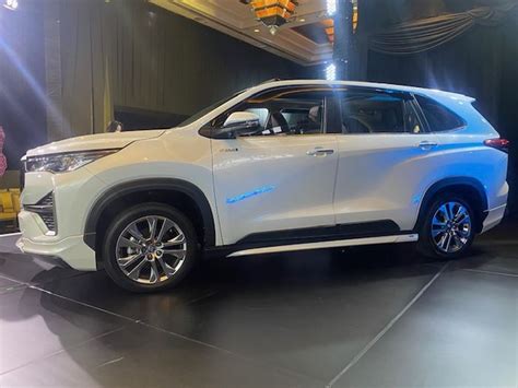 Harga Rp 611 Juta Toyota Kijang Innova Zenix Q Hybrid Disemati Fitur