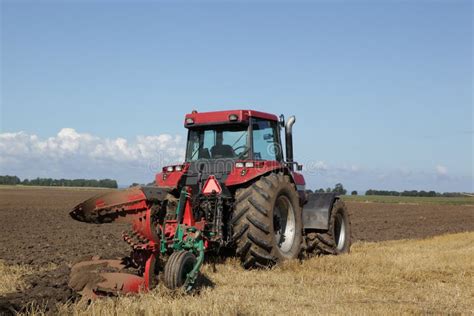 Ploga Traktor Arkivfoto Bild Av Odla Kantjusteringar 160766