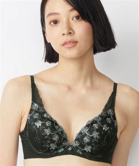 Amostyle By Triumph（アモスタイルバイトリンプ）の「夢みるブラ Deepv ブラジャー アモスタイル 25thアニバーサリー