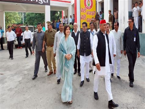 Manpuri Loksabha Upchunav Dimple Yadav Akhilesh Yadav Parivarvad Pm