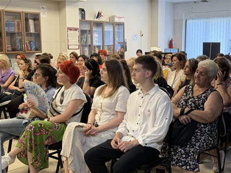 საერო სკოლა ლომისი1 💚 მარინე გაჩეჩილაძე 24 წლიანი პედაგოგიური გამოცდილება 🟥მისია თბილი