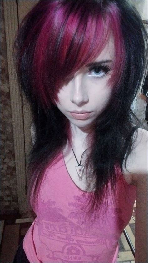 Pin By Evy On Pins Criados Por Você Short Scene Hair Scene Hair Emo Scene Hair