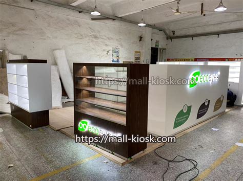 6m×4m Sunglass Kiosk Wooden Optical Booth To The Uk Mall Kiosk