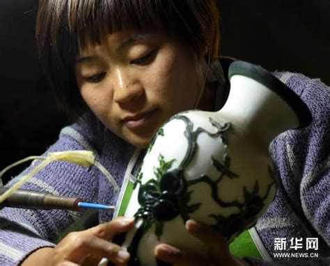 河北霸州農民巧手雕出致富路 每日頭條