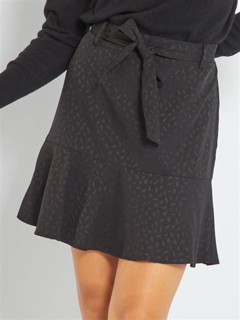 Jupe Courte Motif Jacquard Satiné Noir Kiabi 15 00€