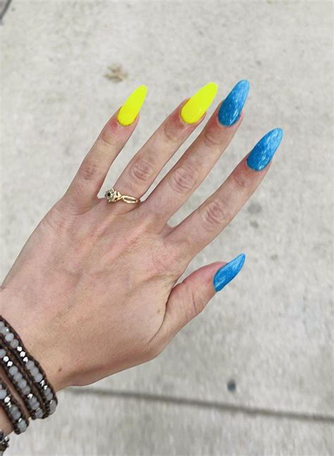 Going To Be Gripping A New Dick For My Boyfriend On Friday And Had To Get My Nails Done