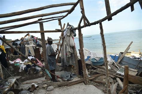 Haiti Prison Break Prompts Manhunt For More Than 170 Inmates Huffpost