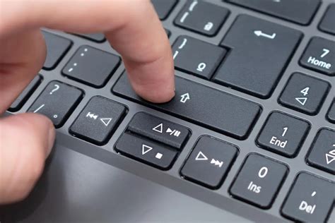 Facilite sua vida Veja 5 coisas que a tecla Shift pode fazer pra você