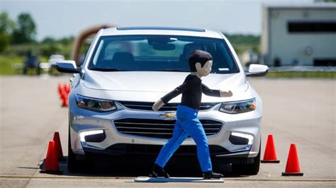 Aeb With Pedestrian Detection To Become Mandatory For New Cars Consumer Reports