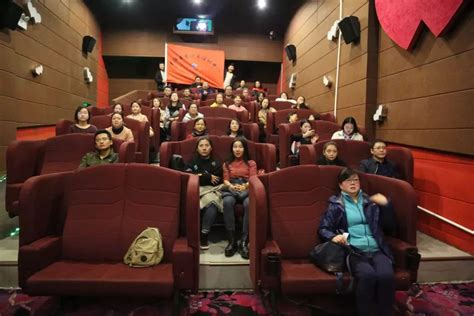 观看电影《邹碧华》 学习时代英模人物 搜狐大视野 搜狐新闻