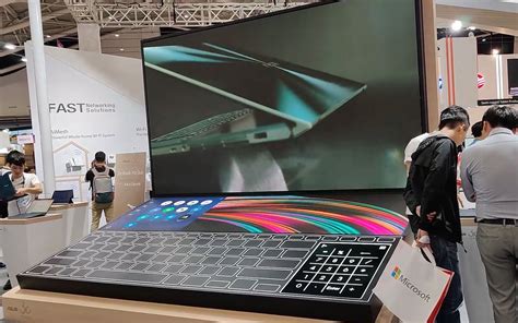 华硕zenbook Duo三屏笔记本！2019台北电脑展现场真机体验哔哩哔哩bilibili