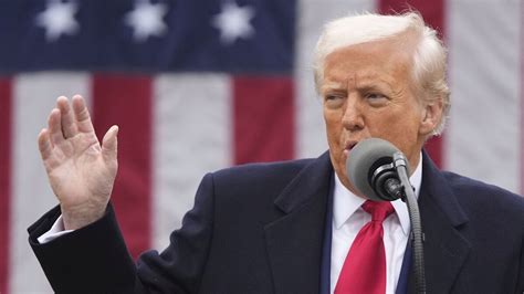 Rak Sex Eftir Fund Með Um­deildum Samsæringi Vísir