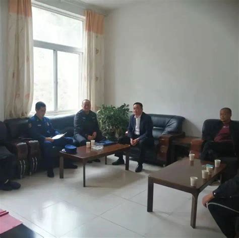 县安全生产督查组深入显龙镇督导检查安全生产工作灭火隐患校园